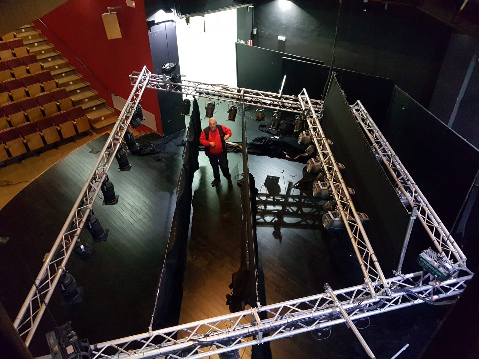 Especialistas en Estructuras para Escenarios y Teatros ...