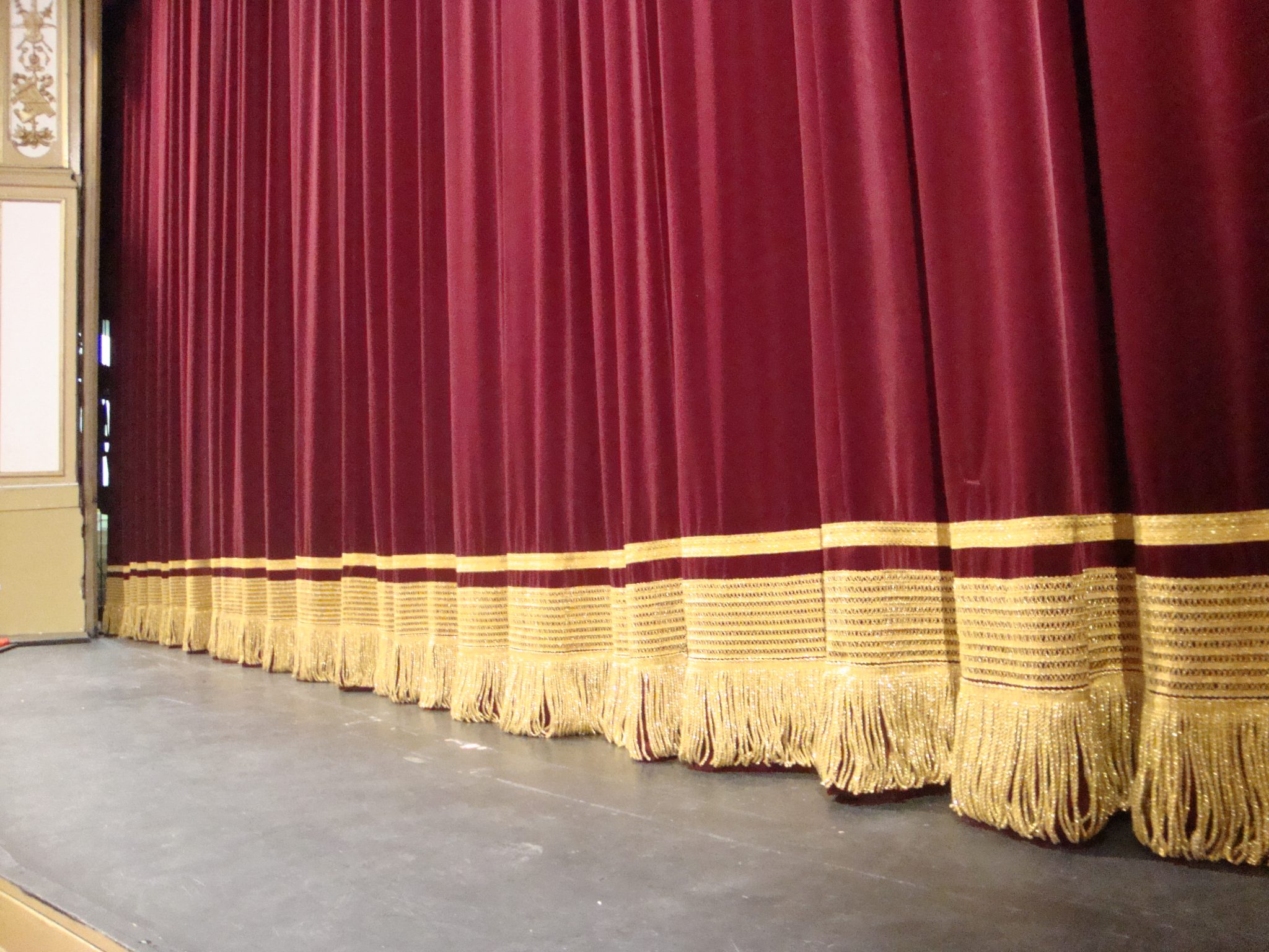 Partes de un telon de teatroDecoratel España